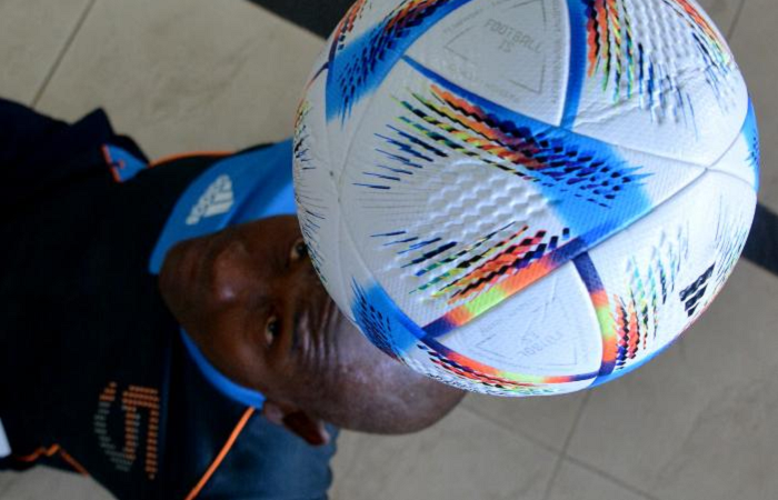 Erick Hernández implanta nuevo récord de dominio del balón